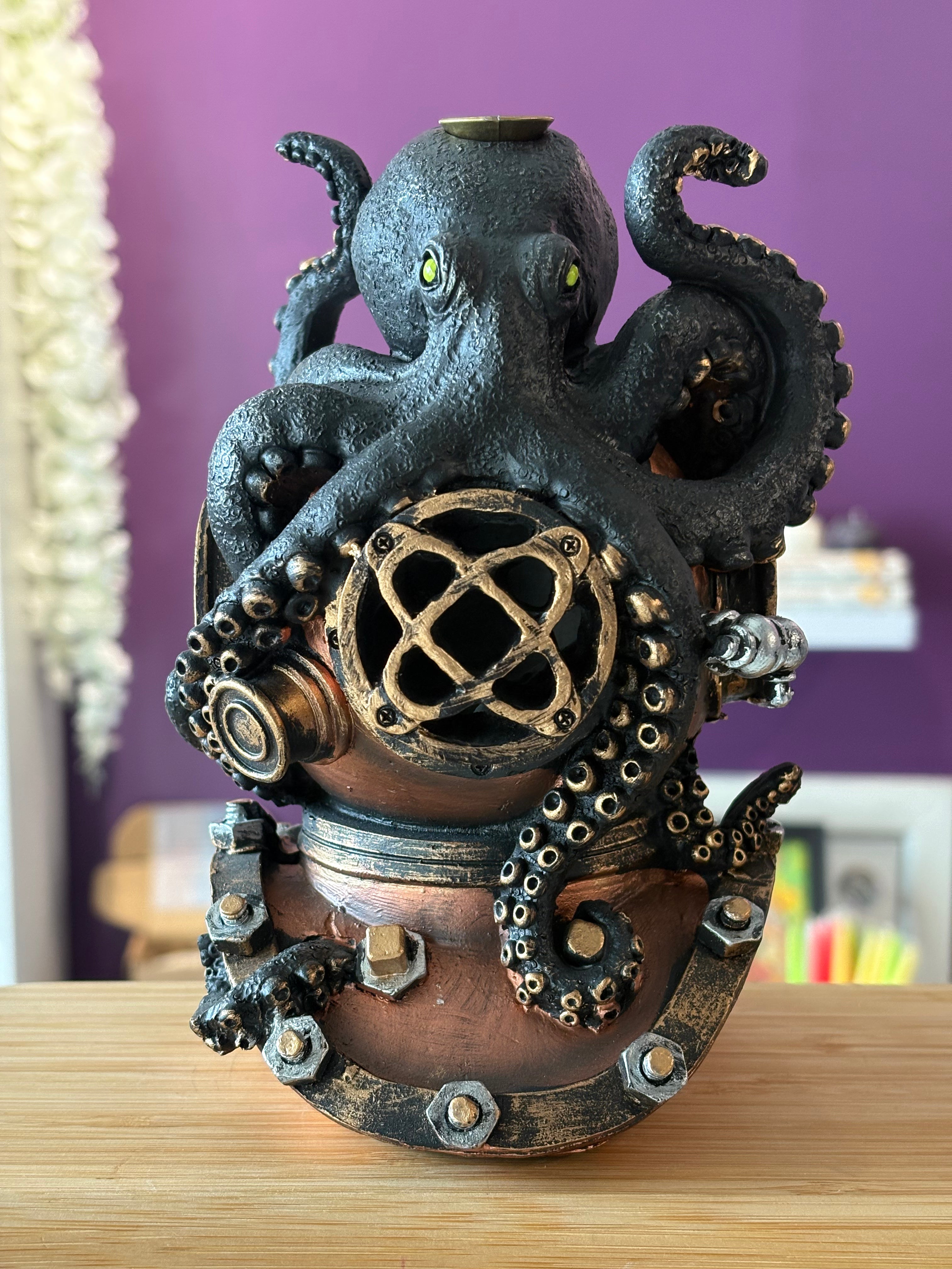Gothic Octopus on Diver’s Helmet Backflow Burner – Kapricorn